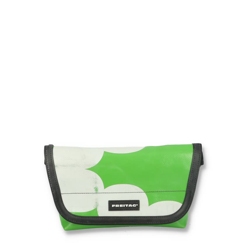 FREITAG | Des pièces uniques en bâches de camion recyclées