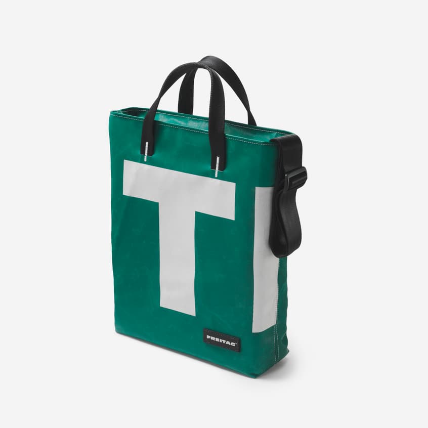 FREITAG | Sacs uniques et accessoires en bâches de camion usagées et ...