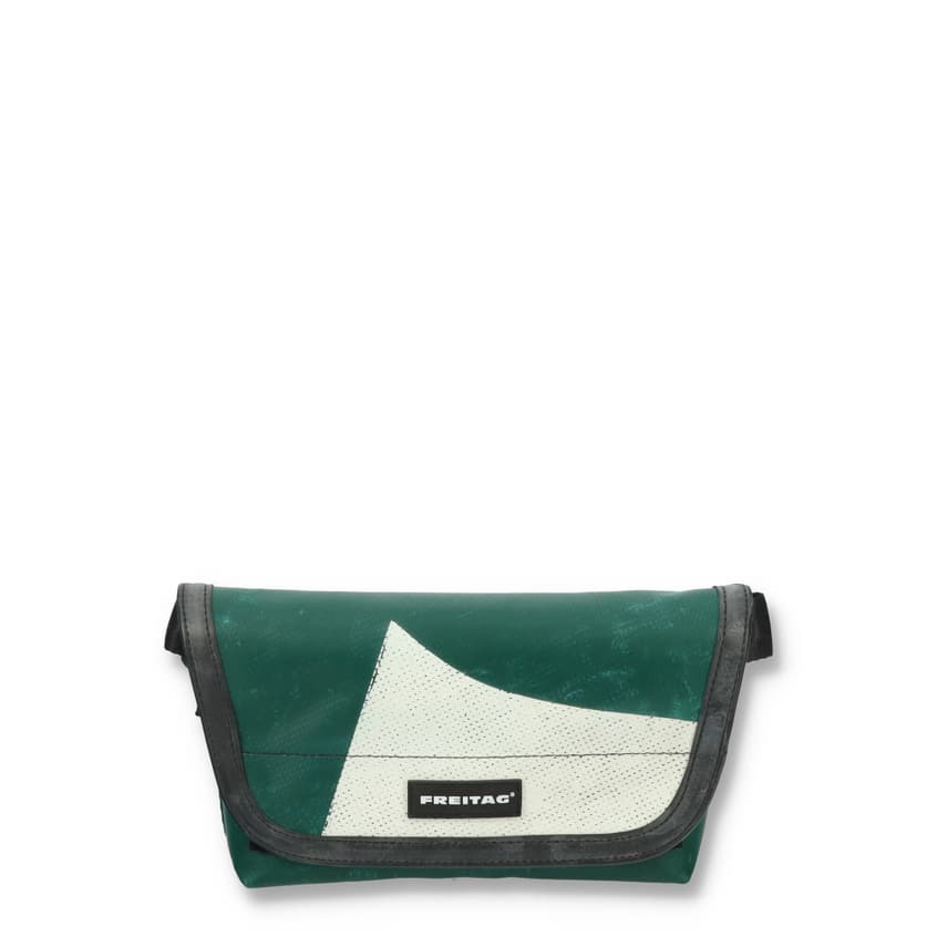 FREITAG | Des pièces uniques en bâches de camion recyclées