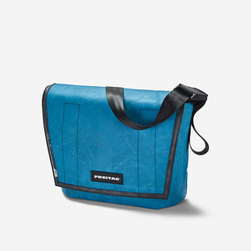 FREITAG | Borse uniche e accessori in teloni logori di camion e tessuti ...